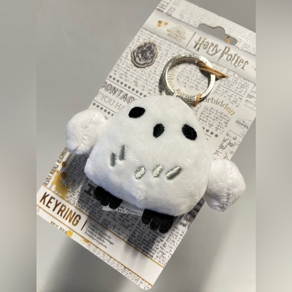 Warner Bros. | Toys | Harry Potter Hedwig Owl Keyring Plush New Warner ...